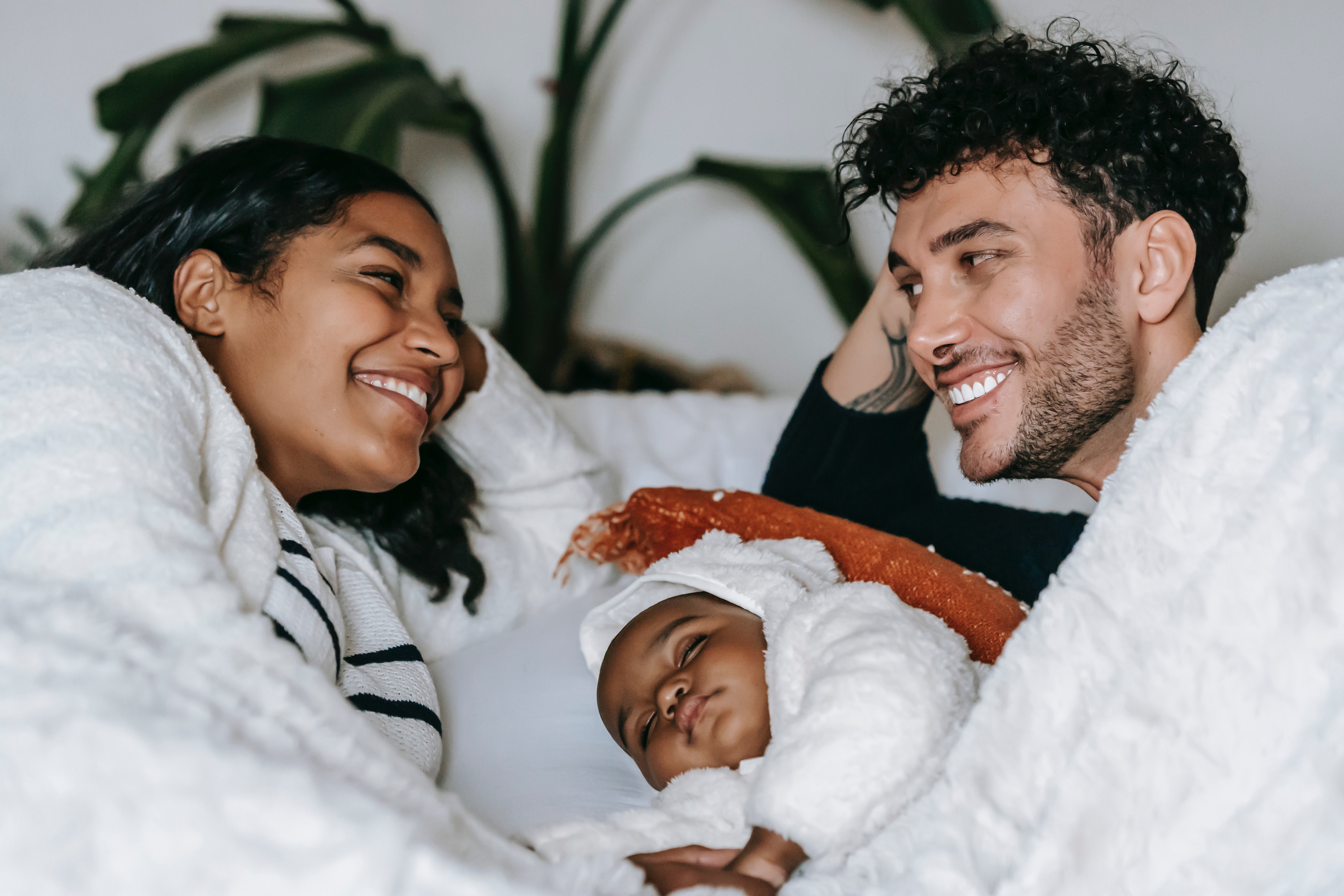 4 Simple Tips to Keep Your Relationship Strong After Having a Baby